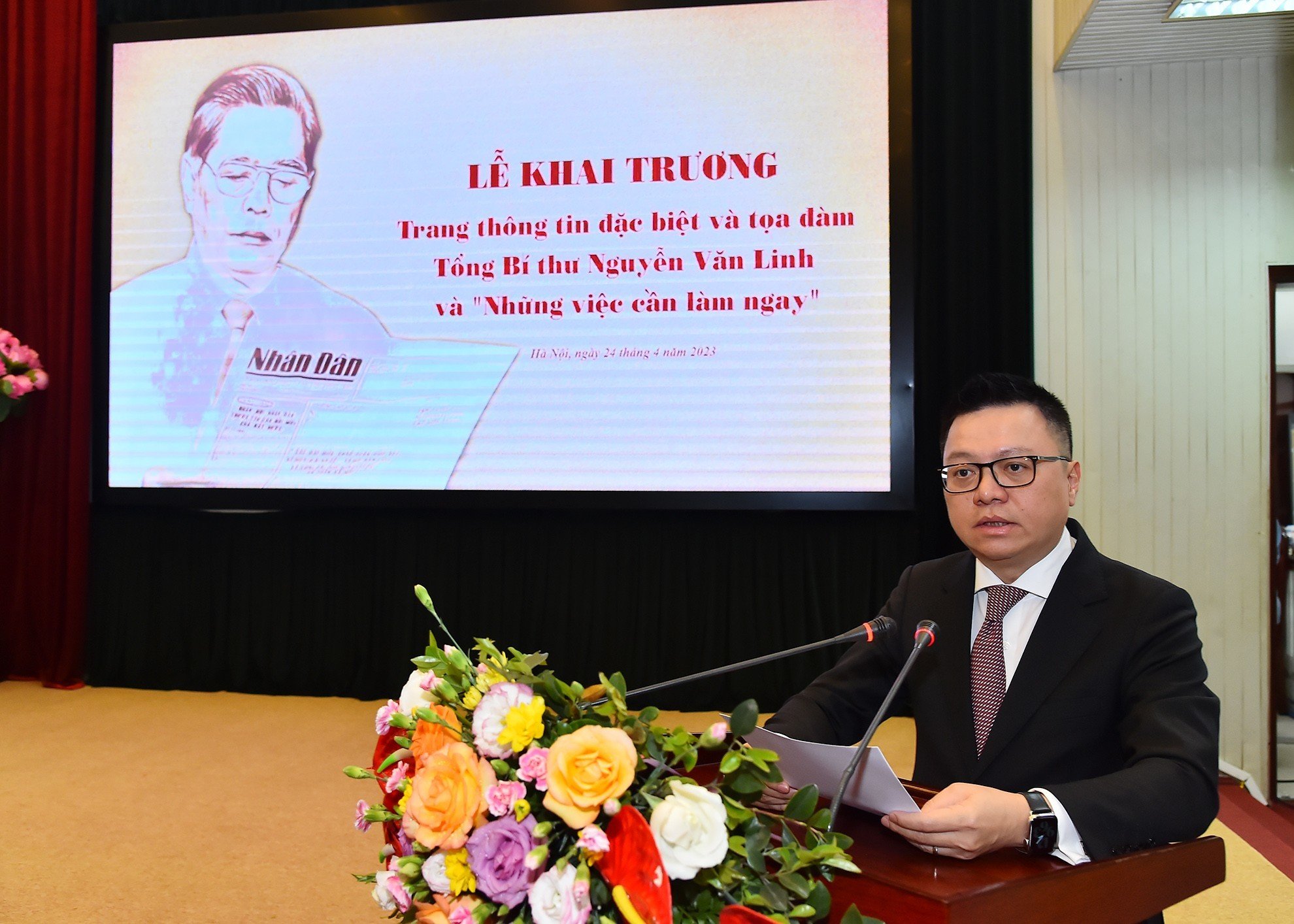 Ủy viên Trung ương Đảng, Tổng Biên tập Báo Nhân dân, Phó Trưởng Ban ...