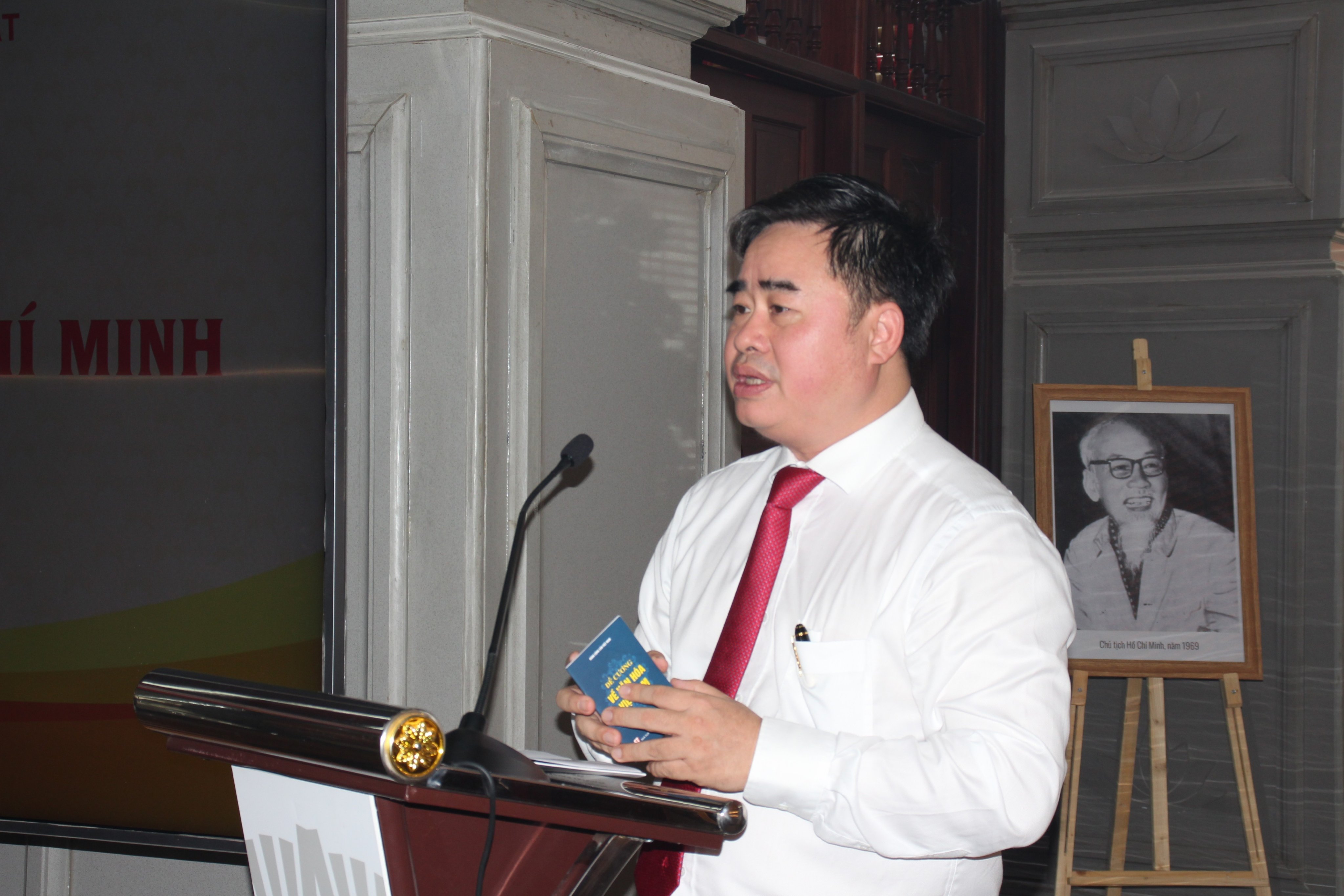 PGS, TS Phạm Minh Tuấn, Phó Tổng Biên tập, phụ trách Tạp chí Cộng sản phát biểu tại buổi Lễ_Ảnh ...