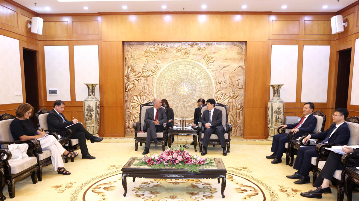 Đồng chí Lương Cường, Ủy viên Bộ Chính trị, Thường trực Ban Bí thư tiếp Tổng Bí thư Đảng Cộng ...