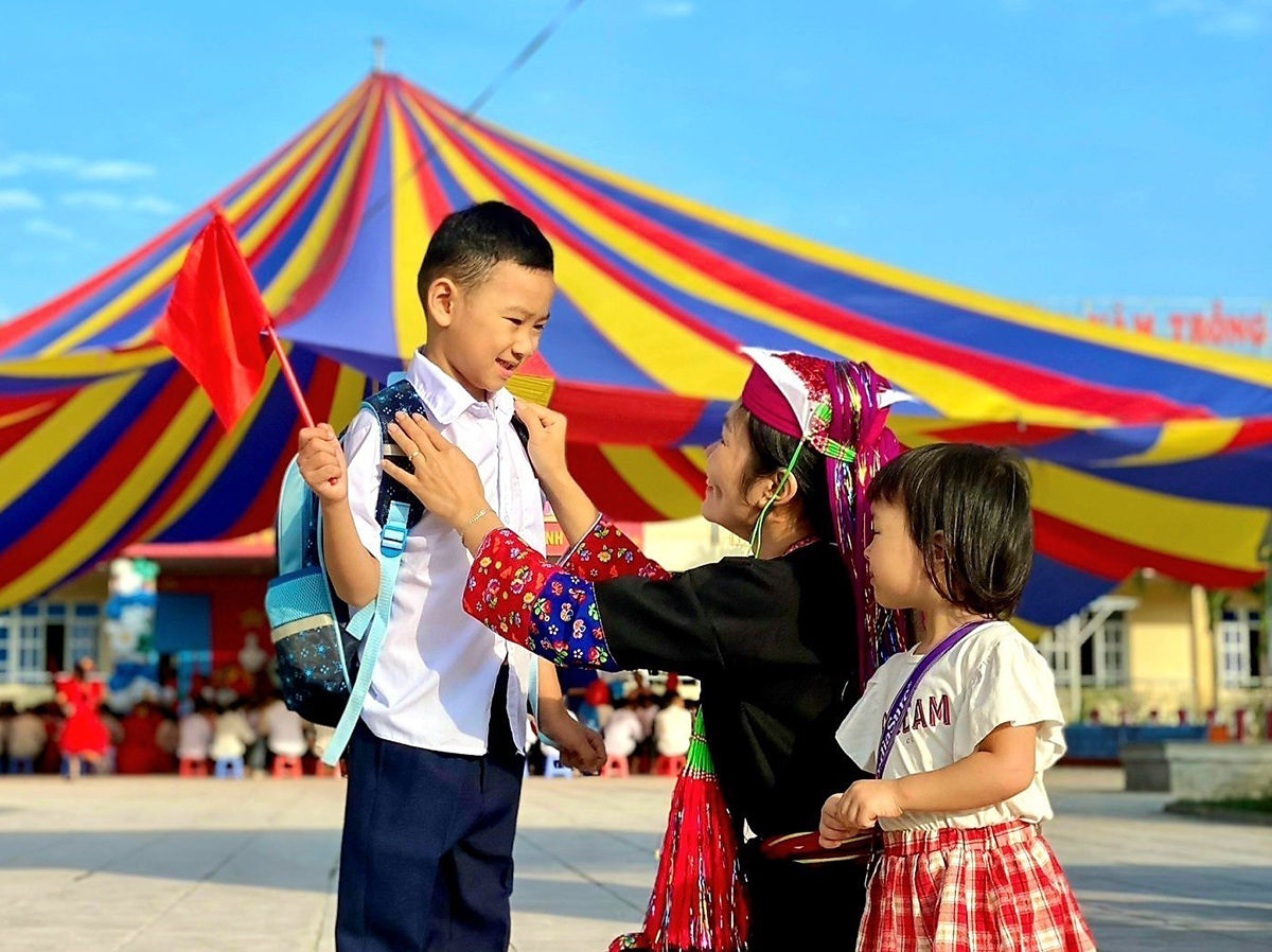 Xây dựng gia đình Việt Nam no ấm, tiến bộ, hạnh phúc, văn minh để thúc đẩy đất nước phát triển ...